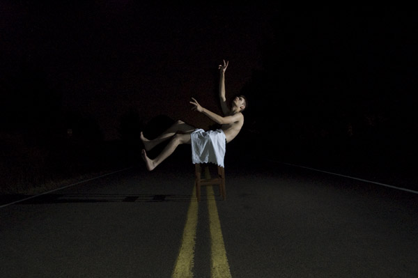 How To Photograph A Floating Person - Photo ExtremistPhoto Extremist