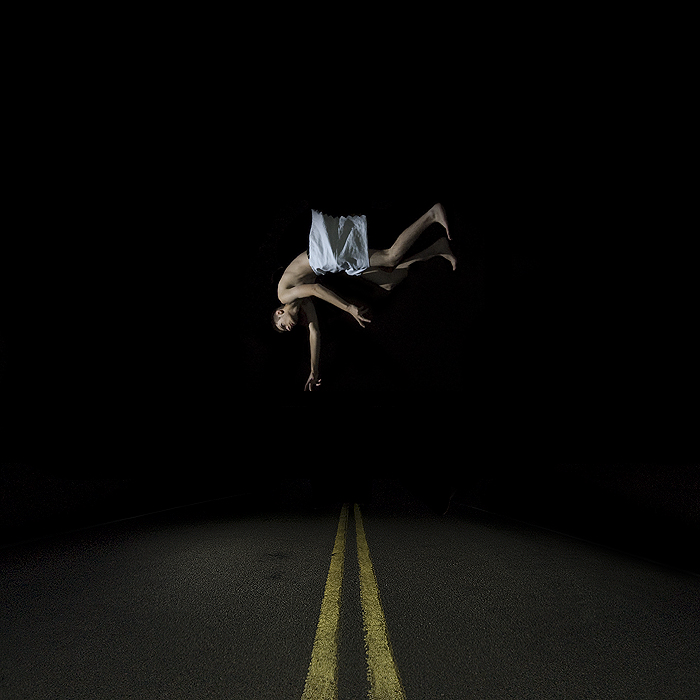 How To Photograph A Floating Person - Photo ExtremistPhoto Extremist